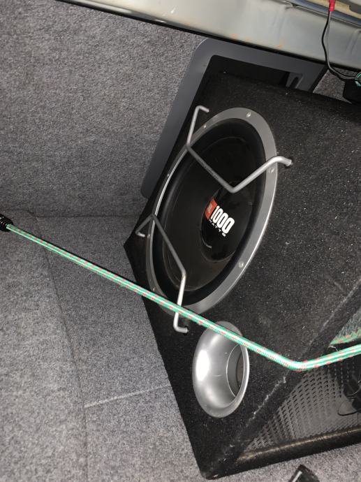 Prodam vufer JBL 1000w