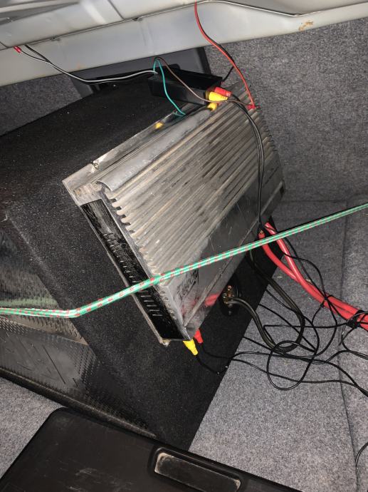 Prodam vufer JBL 1000w