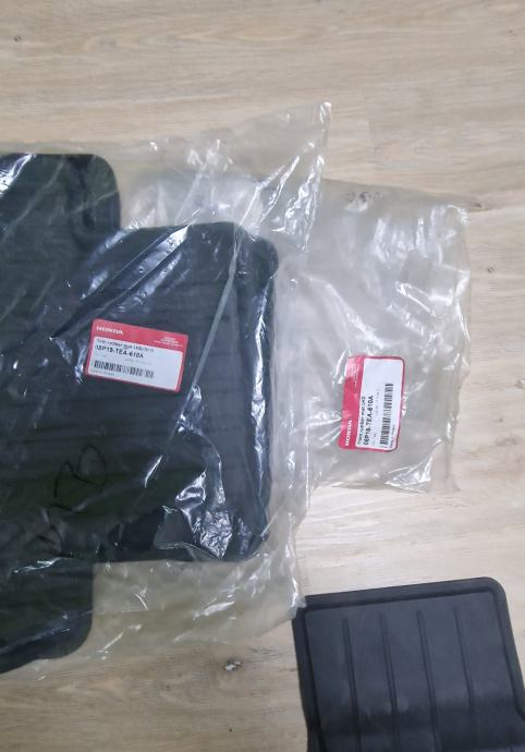 Nove (še zapakirane) preproge za HONDA CIVIC gen 10