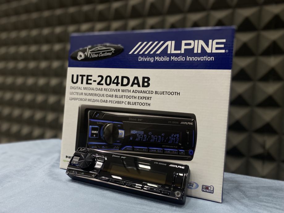 Avtoradio Alpine UTE-204DAB