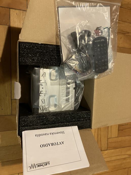 Avtoradio Vordon HT-852BT NOV