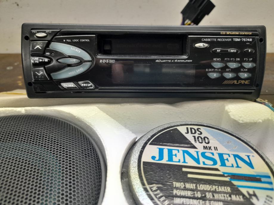 Avtoradio Alpine TDM-7574 R z zvočniki Jensen