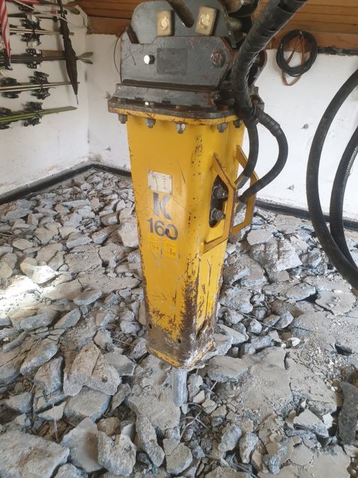 Kladivo atlas copco mini bager