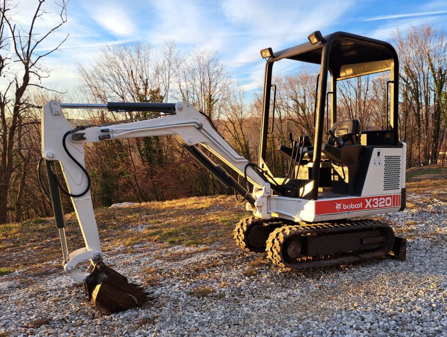 Mini bager Bobcat X320