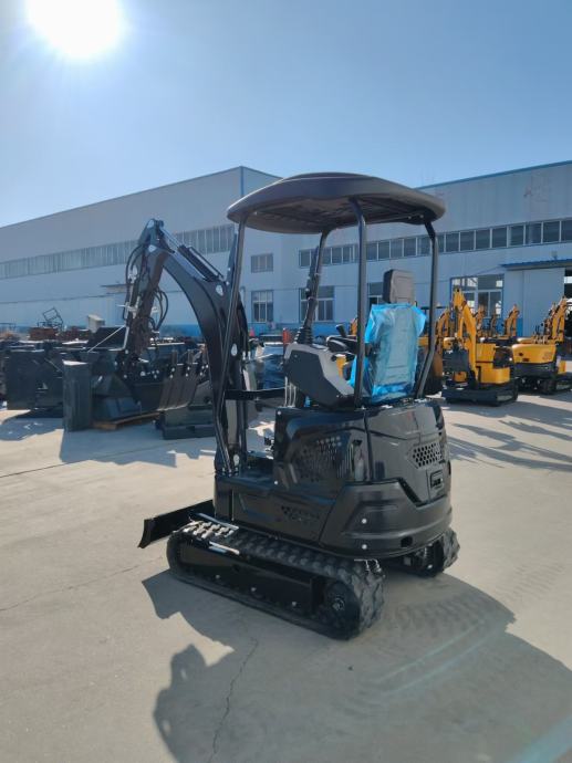 Minibager 1.8 t- prodam mini bager 1800kg - hitra menjava - Kubota mot