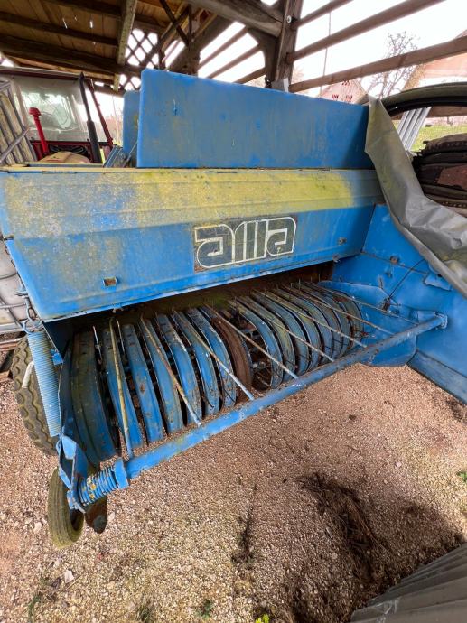 Balirka AMA 183 za kockaste bale