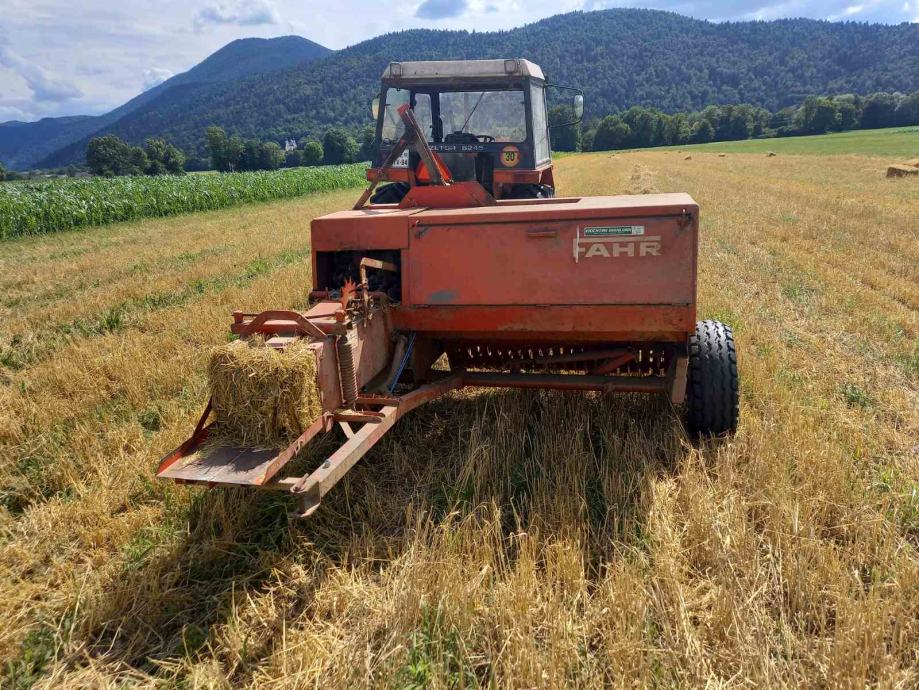 Balirka za štirioglate bale