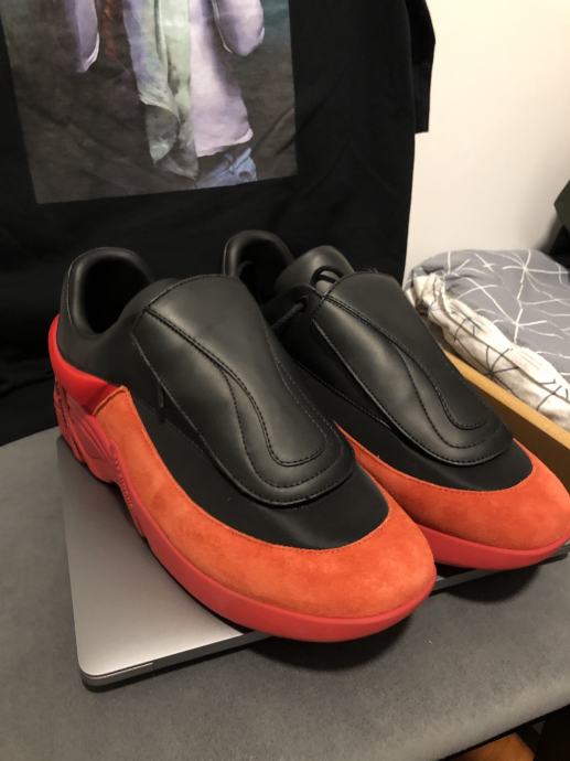 RAF Simons antei