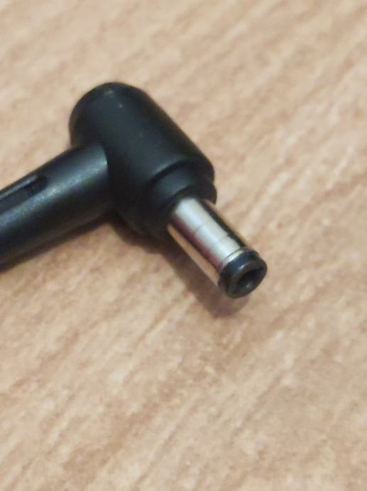 Asus polnilec napajalnik A15-120P1A