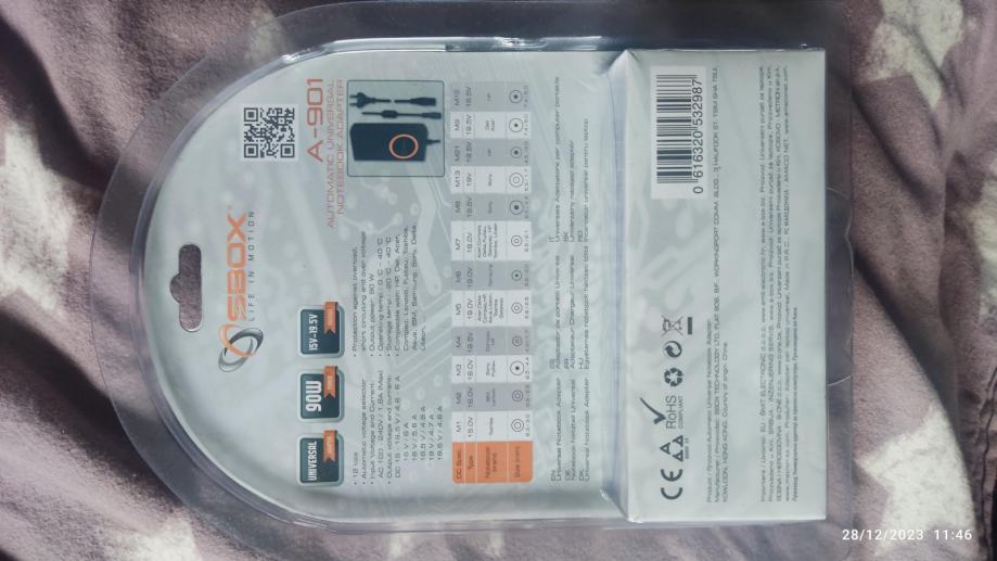 univerzalni adapter za prenosnike