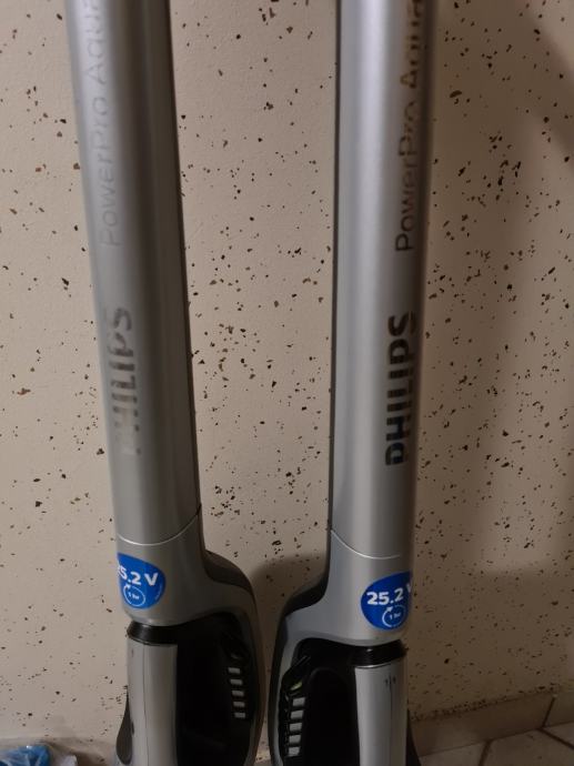 Baterijski sesalnik Philips FC6408