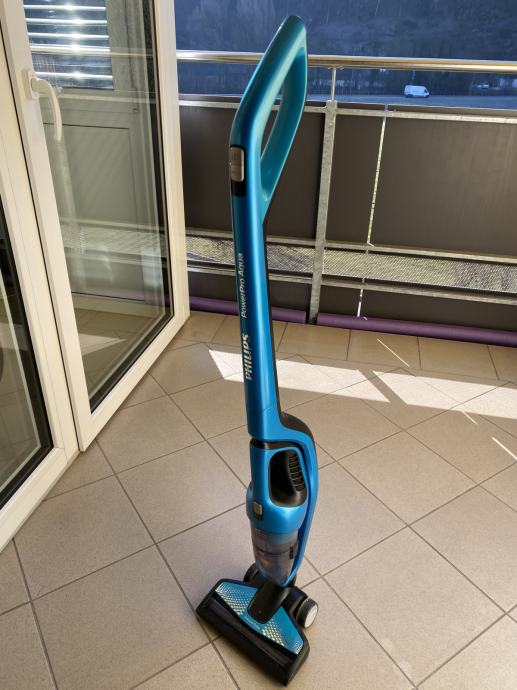 Prodam sesalec Philips PowerPro Aqua FC 6404