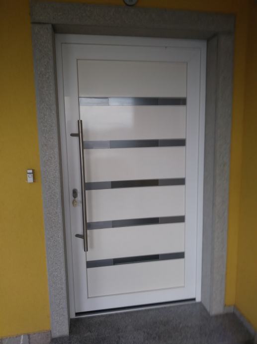 Okenski okvirji iz štokanega betona 041 832 326