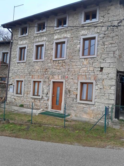 Okenski okvirji iz štokanega betona