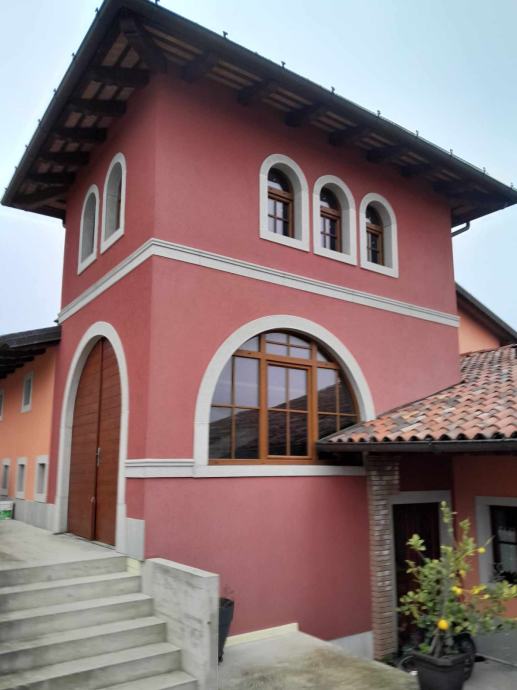 Okenski okvirji iz štokanega betona