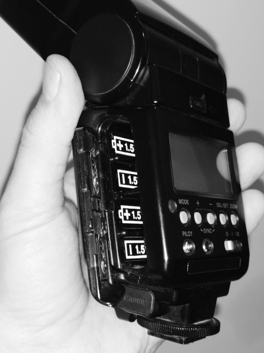 ***Bliskavica / fleš CANON 540 EZ SPEEDLITE prodam