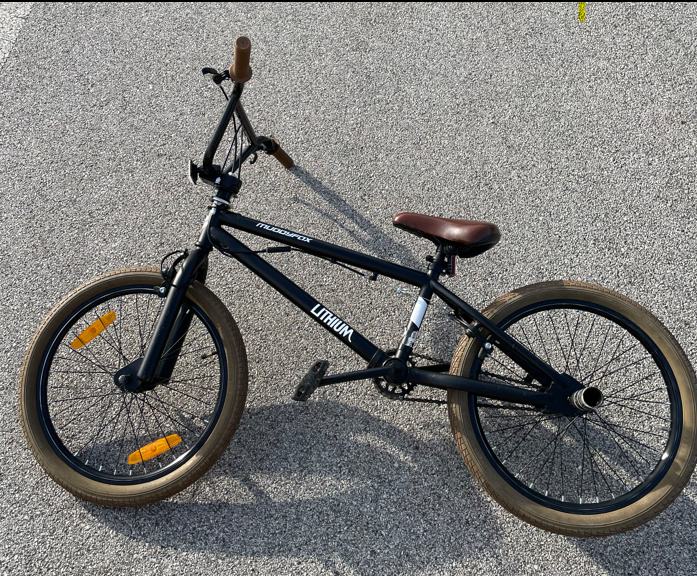 BMX kolo Muddyfox Lithium black/brown