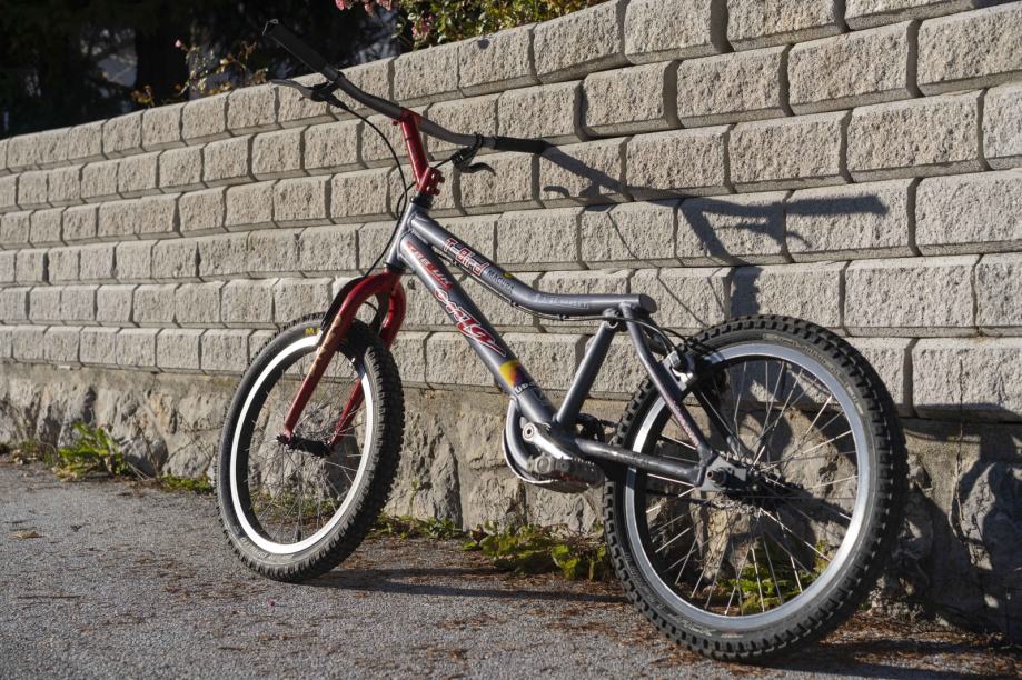 TRIAL Onza T-bird kolo 20
