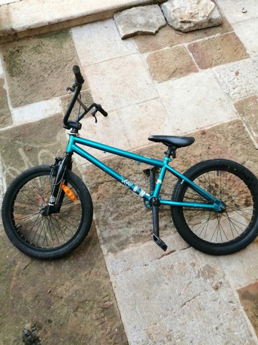 Skoraj novo BMX-kolo znamke monogose.