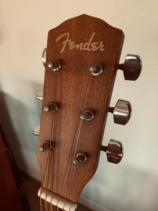Akustična kitara Fender DG 17M