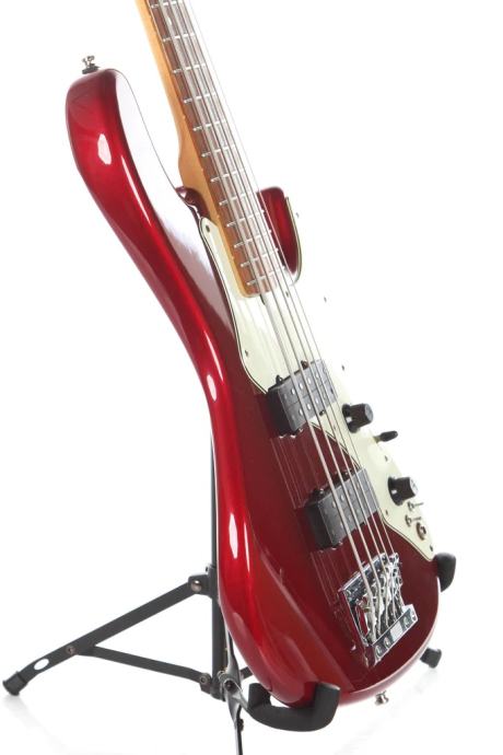 Bass kitara - Fender Roscoe Beck V