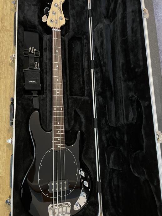 BASS KITARA, MUSIC MAN STING RAY 4 - ORIGINAL USA