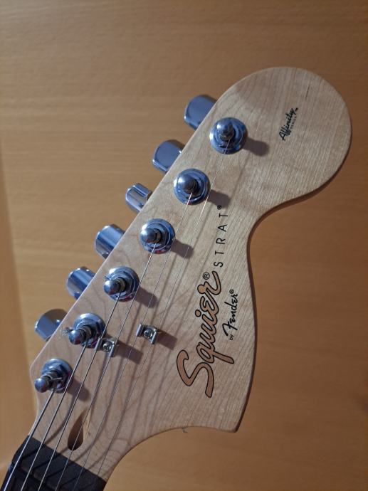Električna kitara Fender Squier