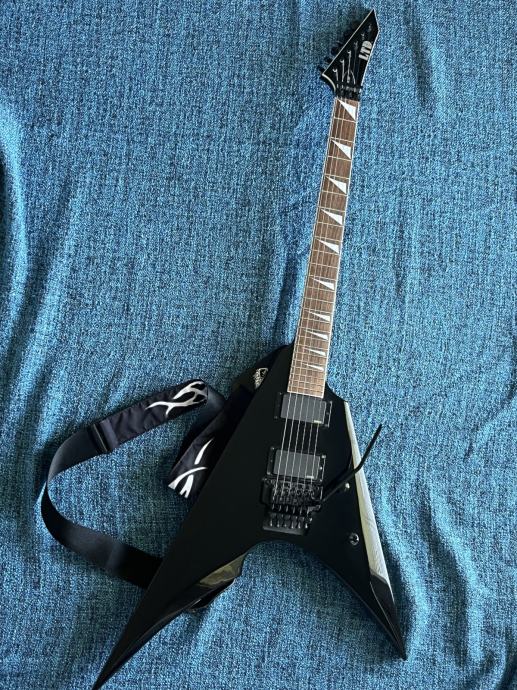 Električna kitara ESP LTD ARROW-401