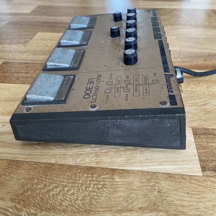 Ibanez multiefekt UE 300
