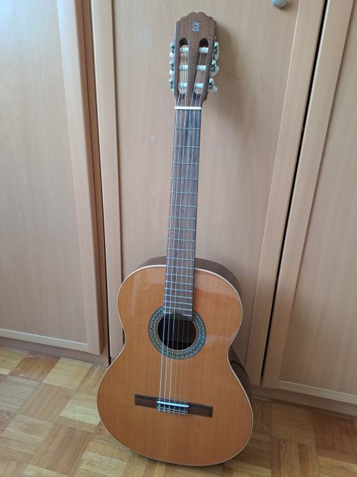 KLASIČNA KITARA ALHAMBRA 2C
