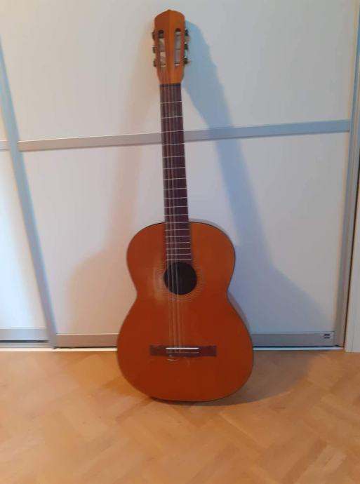 Klasična kitara mengeš