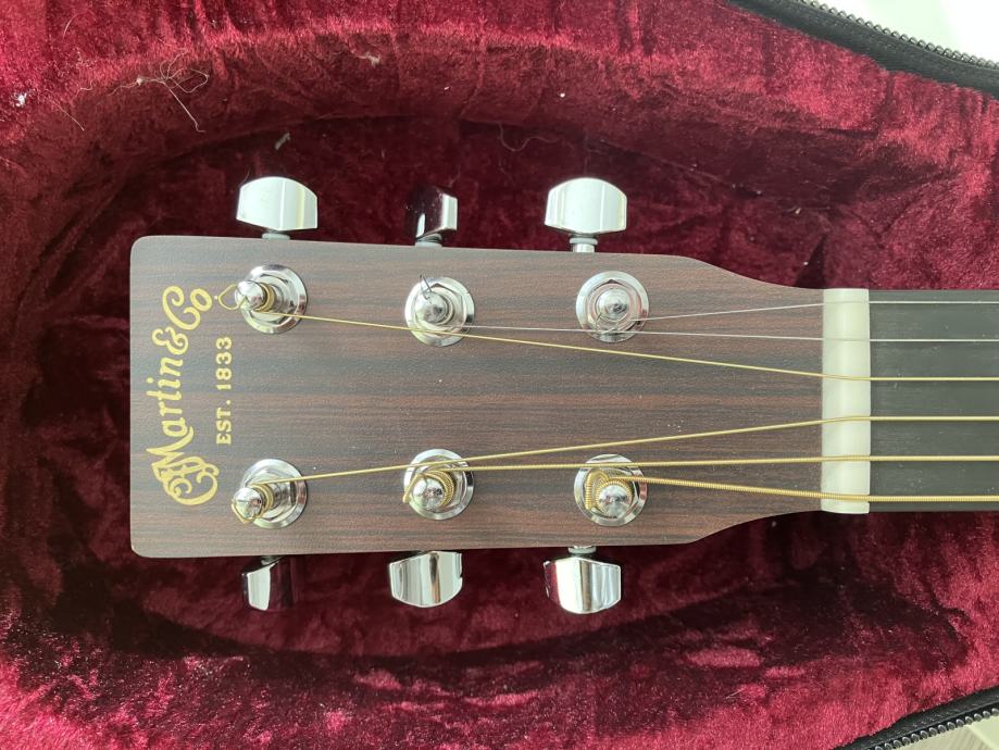 Martin Dreadnought Junior DJr-10E elektro-akustična kitara