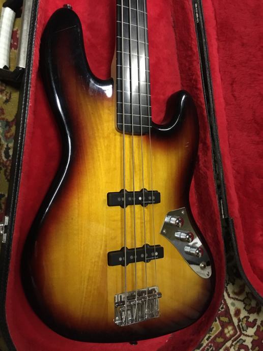 Squier VM jazz bass fretless