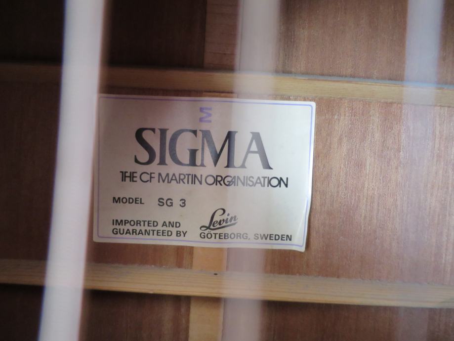 Japan: 3 Sigma Martin, Ibanez V280, PF150, Yamaha FG180, Morris B704,