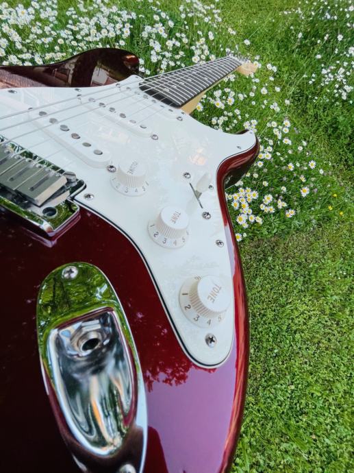 STRATOCASTER Fender American 2007 - CANDY COLA