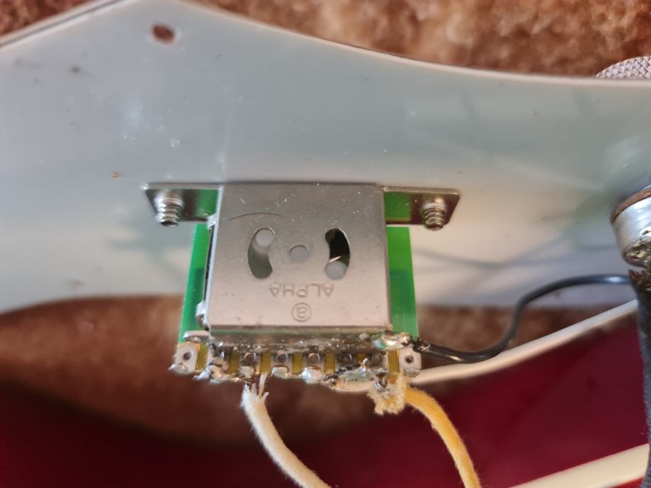 Telecaster Thinline, custom shop Fender magneti, vrat Fender NOVA CENA