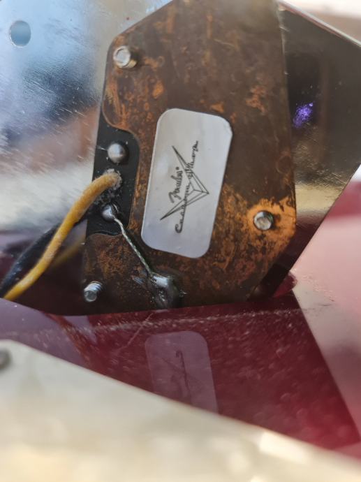 Telecaster Thinline, custom shop Fender magneti, vrat Fender NOVA CENA