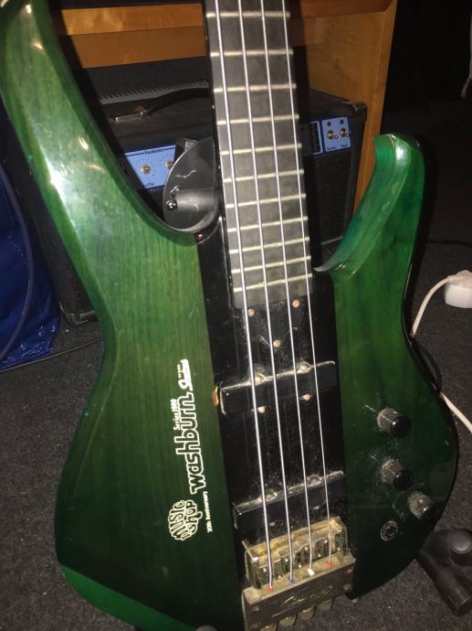 Washburn Status Series 1000 Headless Bass