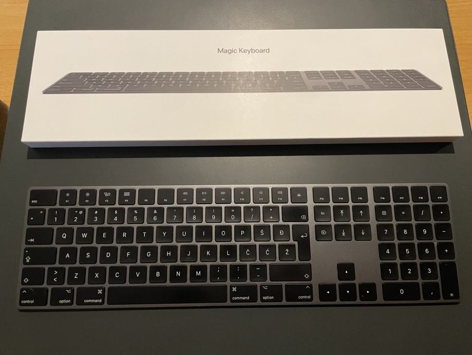 APPLE Magic Keyboard SLO Numeric Space Grey brezžična tipkovnica