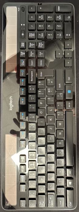 Brezžična tipkovnica Logitech K750