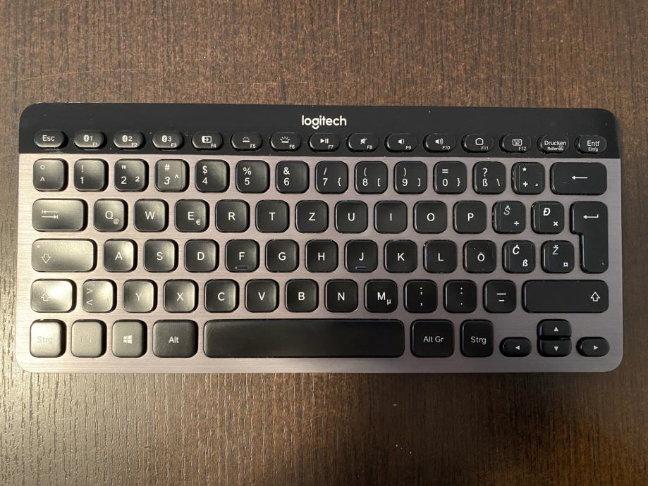 Tipkovnica Logitech K810 Illuminated Bluetooth + torbica