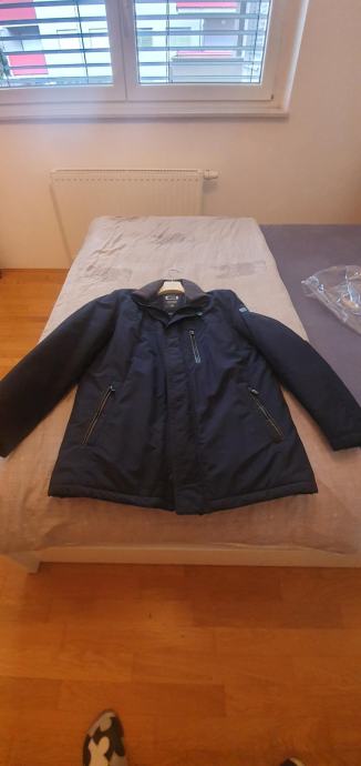 Prodam zimsko bundo Bugatti