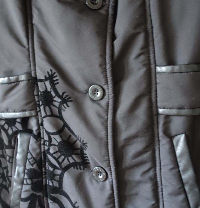 Črna bunda, plašč Desigual velikost 36