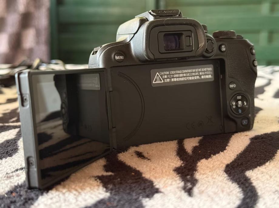Canon EOS R10