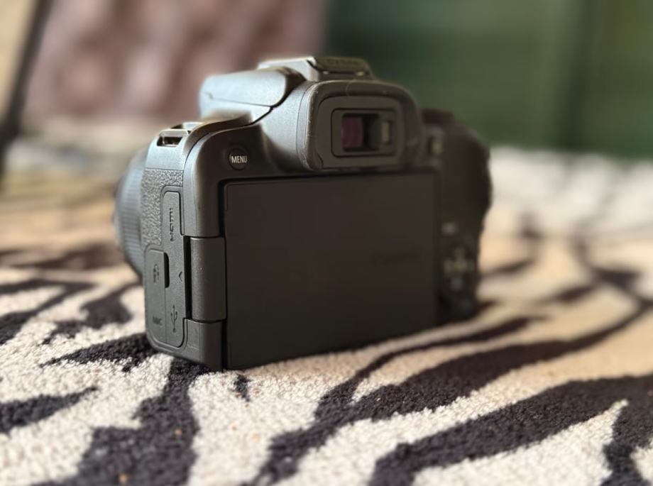 Canon EOS R10