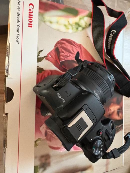 Canon EOS R50