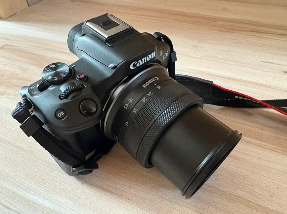 Canon EOS R50