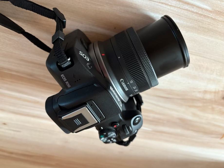 Canon EOS R50