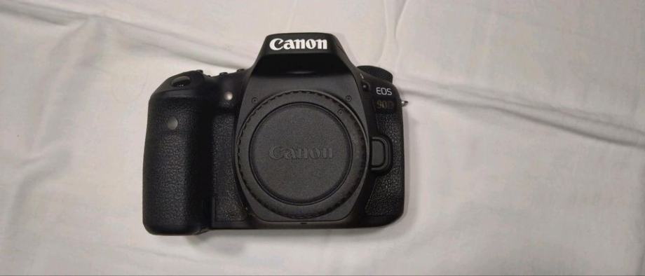 Canon EOS 90d