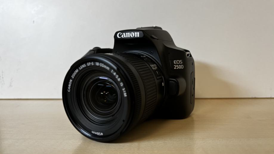 Fotoaparat Canon 250D